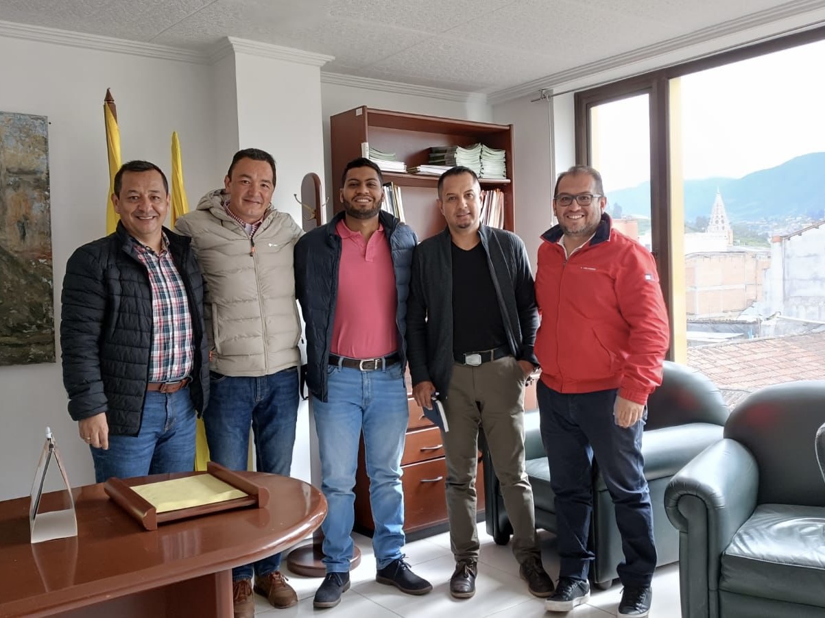 SFA Cebar con FEDECACAO y la Secretaría de Agricutura, hablando de ...